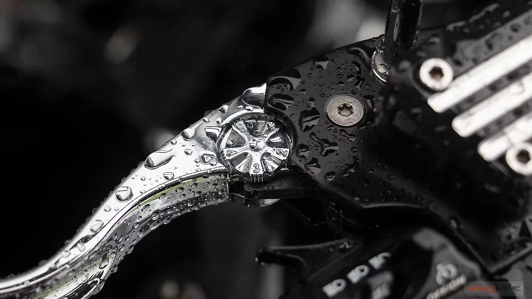 BMW R18 Front Brake Lever Image – BikeWale