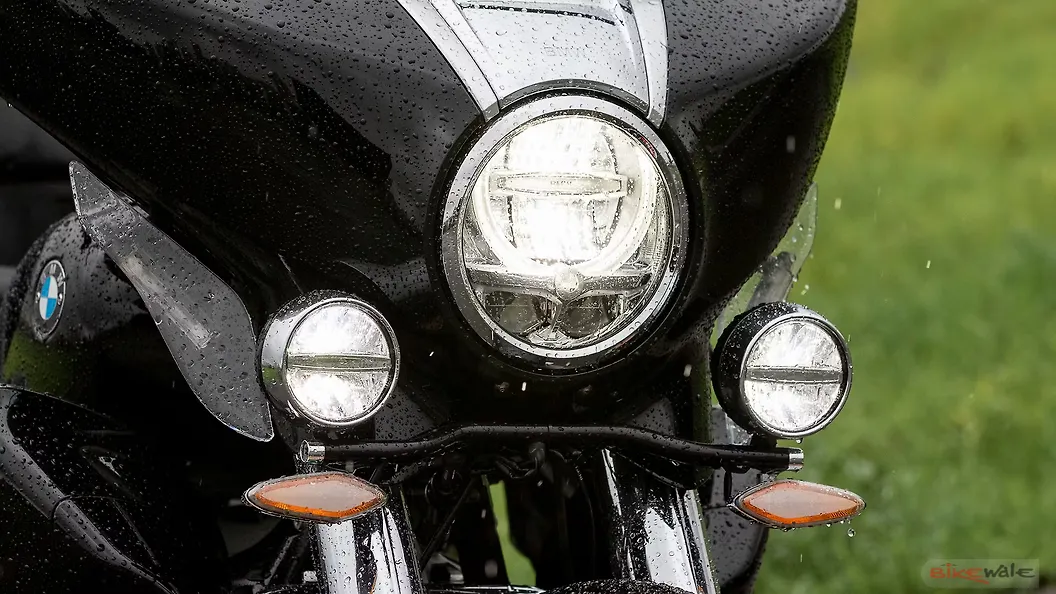 BMW R18 Front Turn Indicators Image – BikeWale