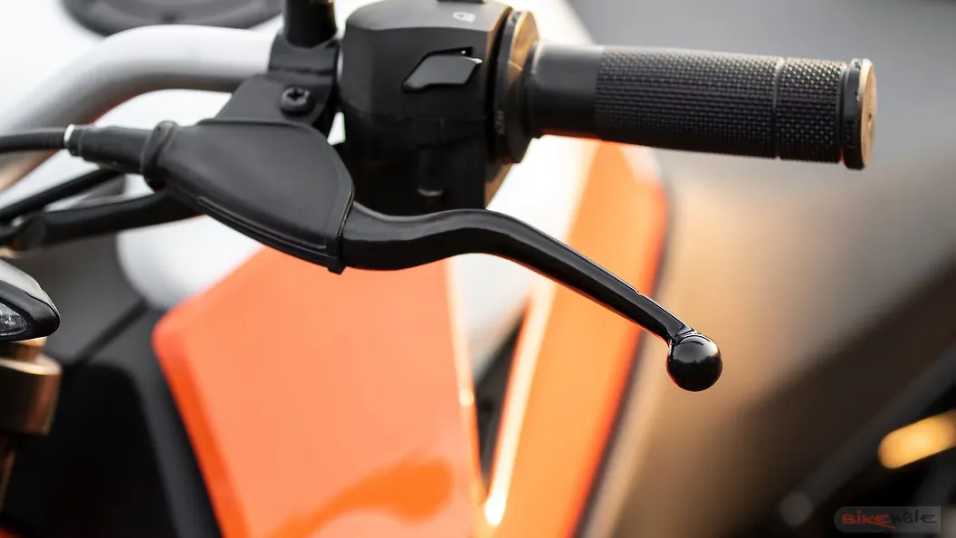 KTM 125 Duke [2021] Turn Indicators Switch Image – BikeWale