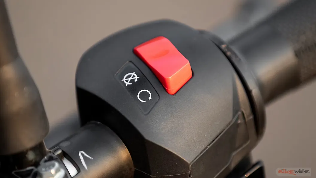 KTM 125 Duke [2021] Turn Indicators Switch Image – BikeWale