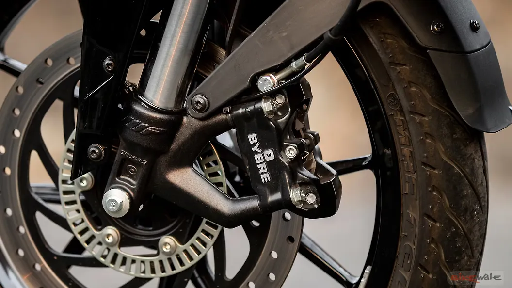 KTM 125 Duke [2021] Front Suspension Preload Adjuster Image – BikeWale