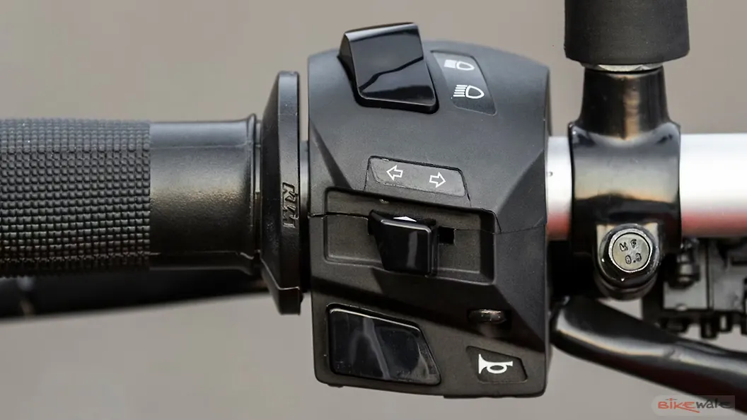 KTM 125 Duke [2021] Turn Indicators Switch Image – BikeWale