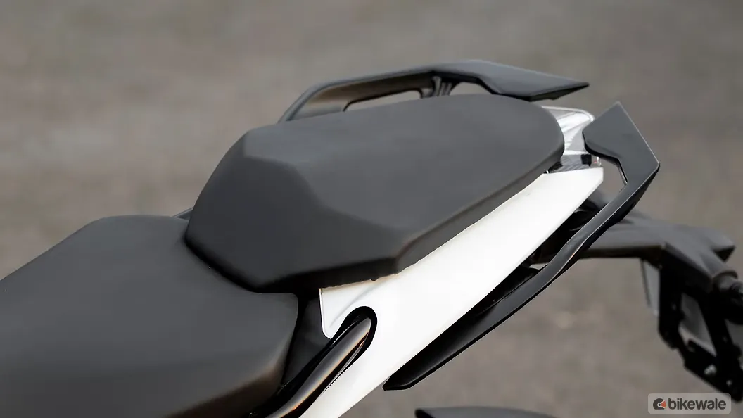 KTM 125 Duke [2021] Pillion Seat Image – BikeWale