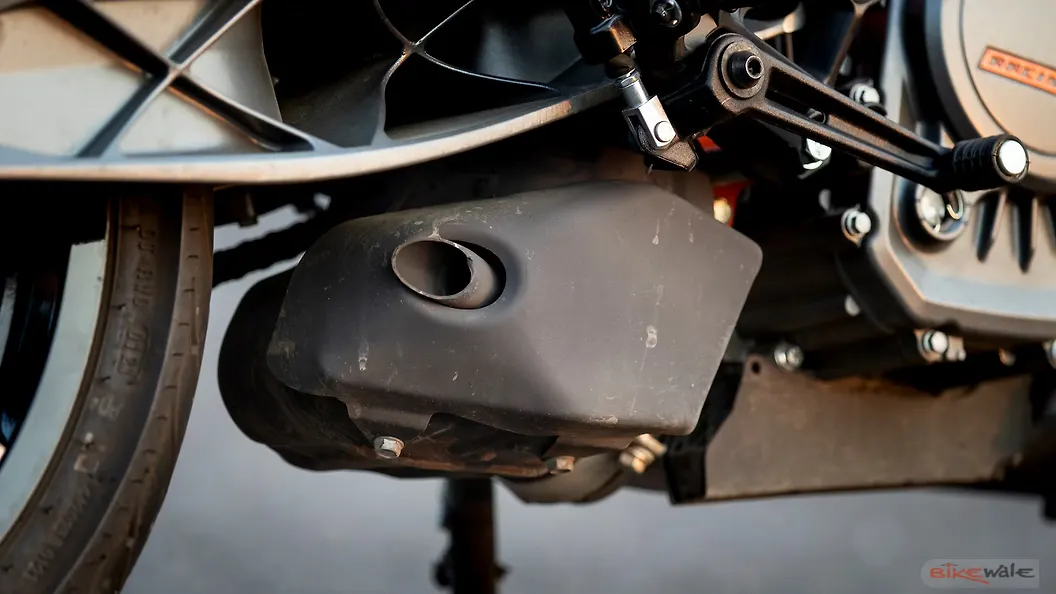 KTM 125 Duke [2021] Right Side Handelbar Throttle Grip Image – BikeWale