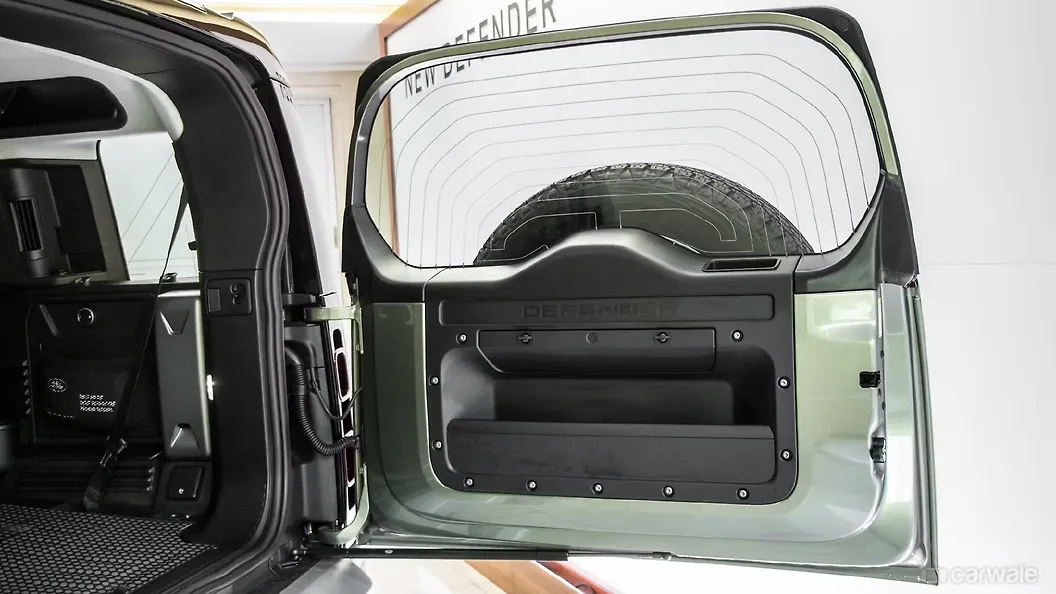 Defender Open Boot/Trunk Image, Defender Photos in India - CarWale