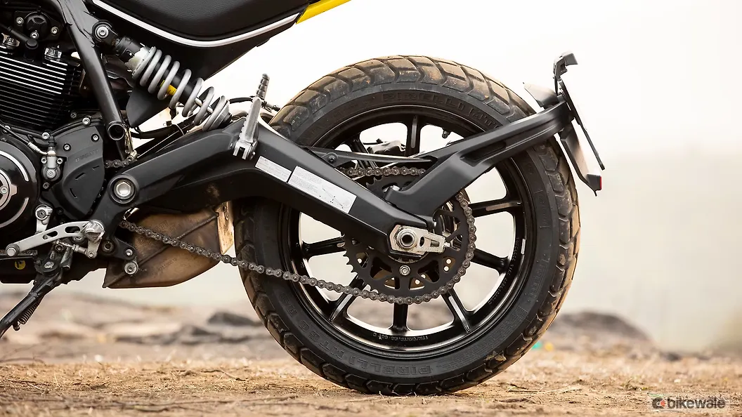 Ducati Scrambler Icon [2020-2022] Left Side Handlebar Grip Image – BikeWale