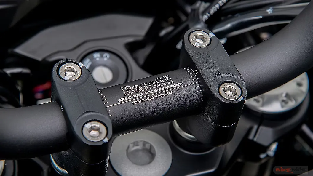 Benelli TRK 502X Handlebar Clamp Image – BikeWale