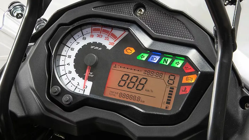 Benelli TRK 502X TFT / Instrument Cluster Image – BikeWale