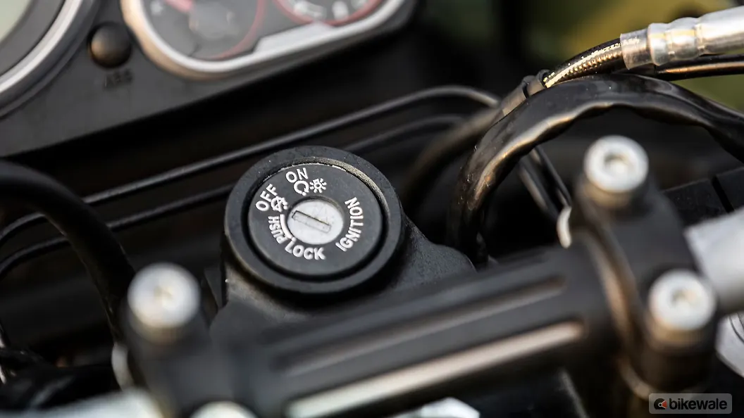 Images of Royal Enfield Himalayan | Photos of Himalayan - BikeWale