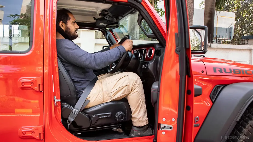 Wrangler Front Row Seats Image, Wrangler Photos in India - CarWale