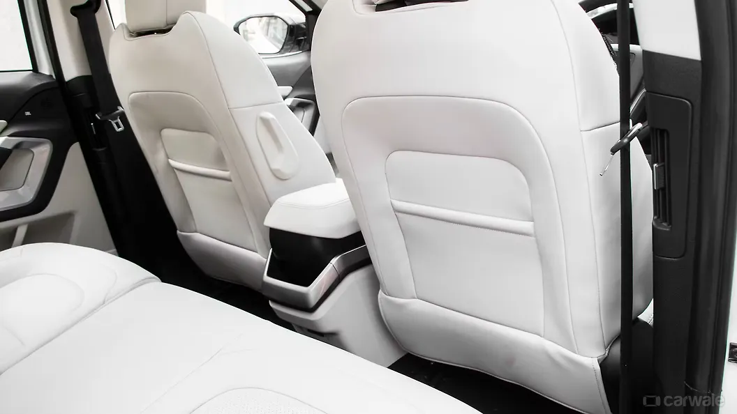 Safari Front Seat Back Pockets Image, Safari Photos in India - CarWale