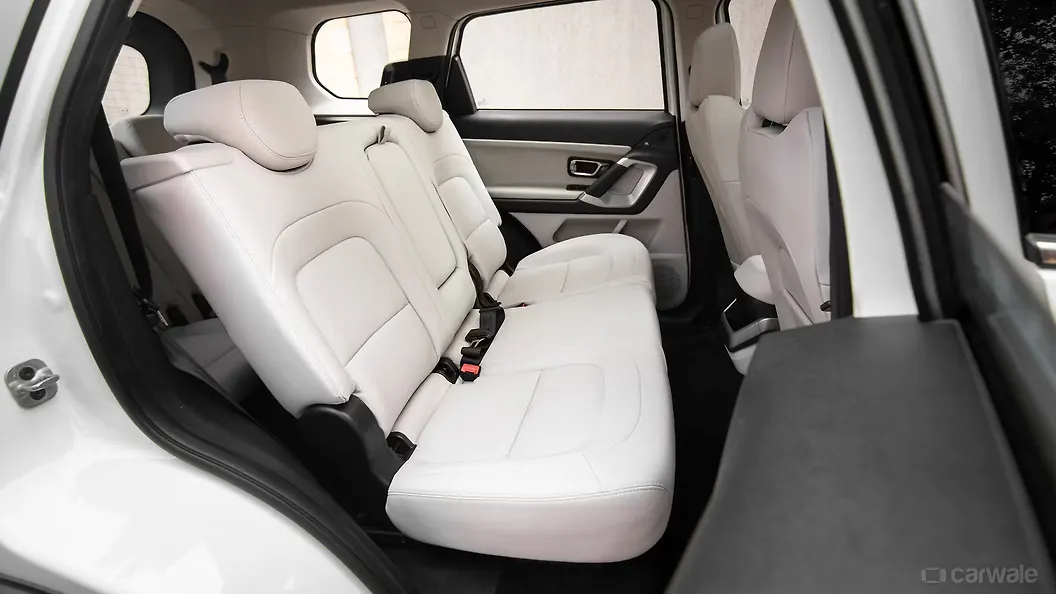 Safari Front Seat Back Pockets Image, Safari Photos in India - CarWale