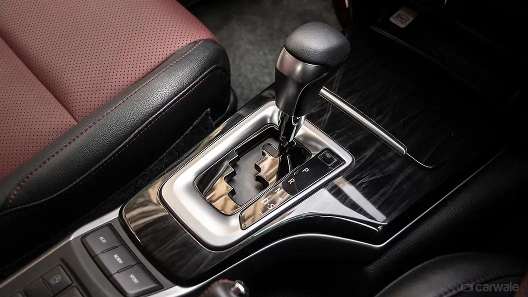 Fortuner Legender Gear Selector Dial Image, Fortuner Legender Photos in ...