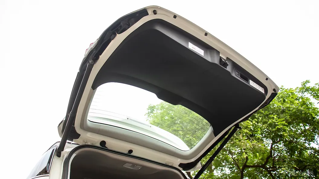 Fortuner Open Boot/Trunk Image, Fortuner Photos in India - CarWale