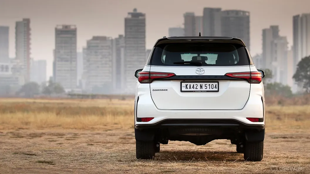 Fortuner Left Side View Image, Fortuner Photos in India - CarWale