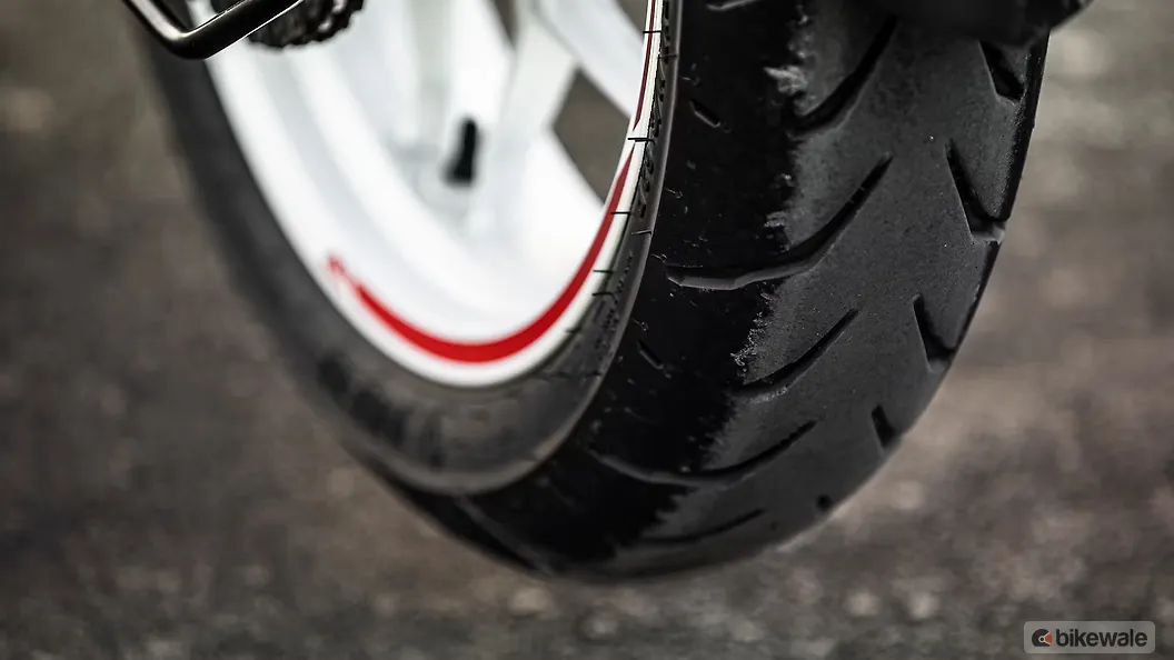 Bajaj Pulsar NS200 Rear Tyre Image – BikeWale