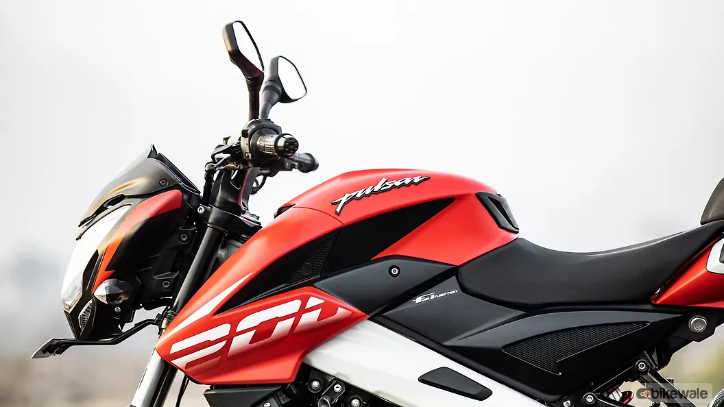 Bajaj Pulsar NS200 Fuel Tank Image – BikeWale
