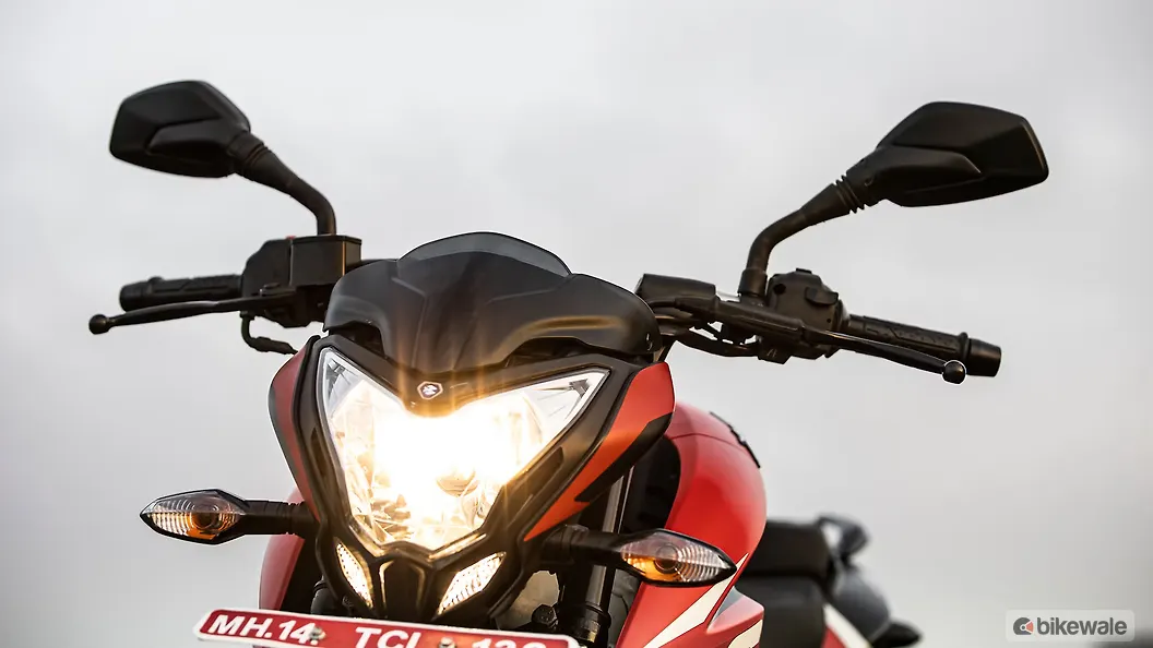 Bajaj Pulsar NS200 Left Side Multifunction Switchgear Image – BikeWale