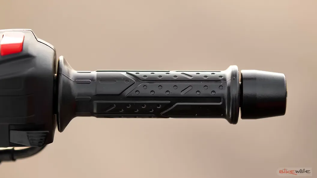 Bajaj Pulsar NS160 Handle Bar Image – BikeWale