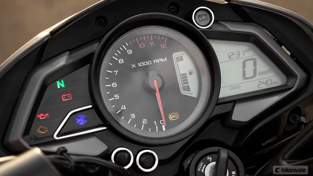 Bajaj Pulsar NS160 TFT / Instrument Cluster Image – BikeWale