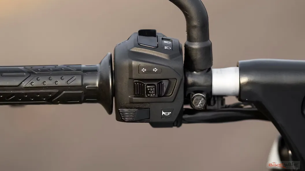 Bajaj Pulsar NS160 Handle Bar Image – BikeWale