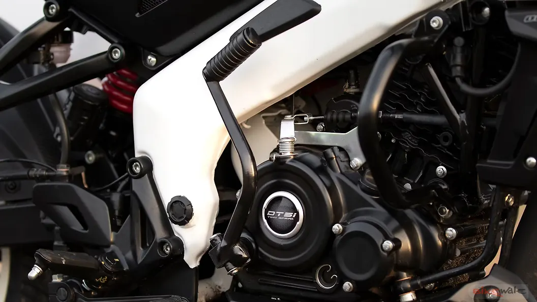 Bajaj Pulsar NS160 Engine From Right Image – BikeWale