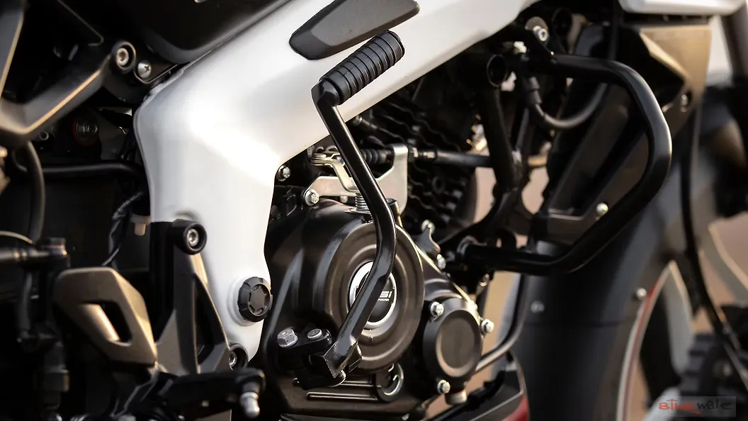 Bajaj Pulsar NS160 Engine From Right Image – BikeWale