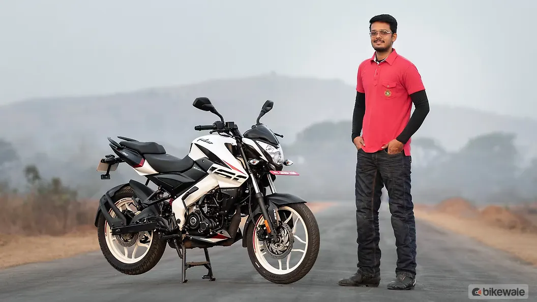 Images of Bajaj Pulsar NS160 | Photos of Pulsar NS160 - BikeWale