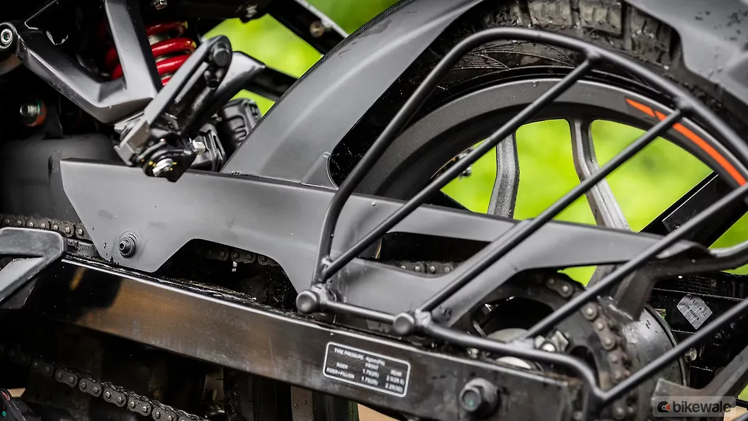 Bajaj Pulsar NS125 Drive Chain and Sprocket Image – BikeWale