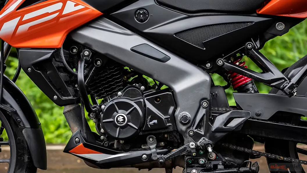 Bajaj Pulsar NS125 Engine From Left Image – BikeWale