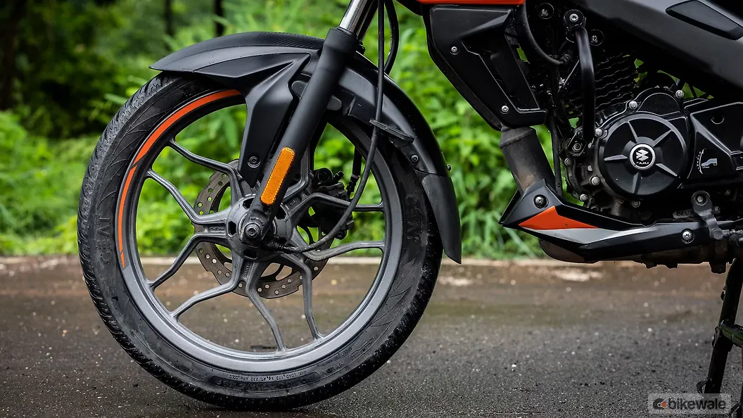 Bajaj Pulsar NS125 Front Tyre Image – BikeWale