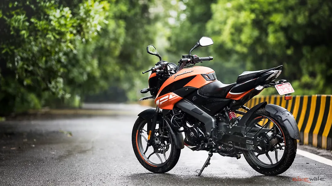 Bajaj Pulsar NS125 Right Rear Three Quarter Image – BikeWale