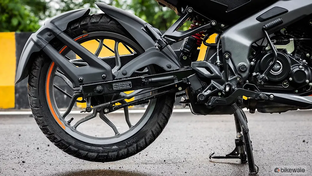 Bajaj Pulsar NS125 Rear Wheel Image – BikeWale