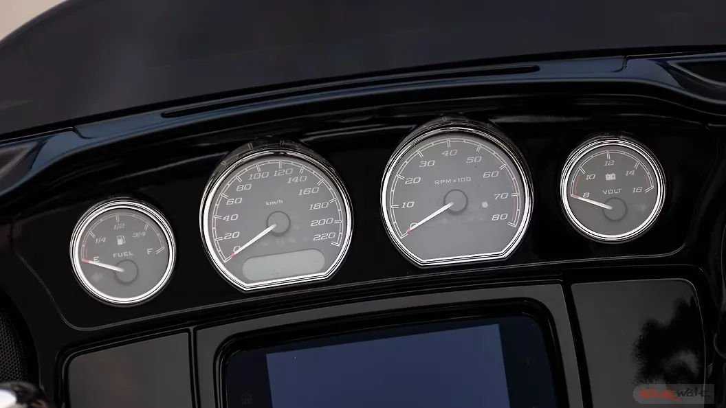 Harley-Davidson Street Glide Special [2022] Fuel Gauge Image – BikeWale