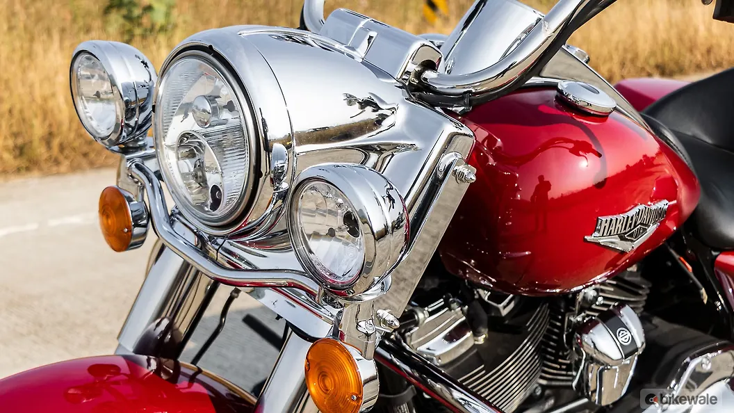 Harley-Davidson Road King Front Headlamp Cowl Image – BikeWale