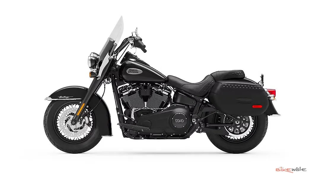 Harley-Davidson Heritage Classic [2022] Rear View Image – BikeWale