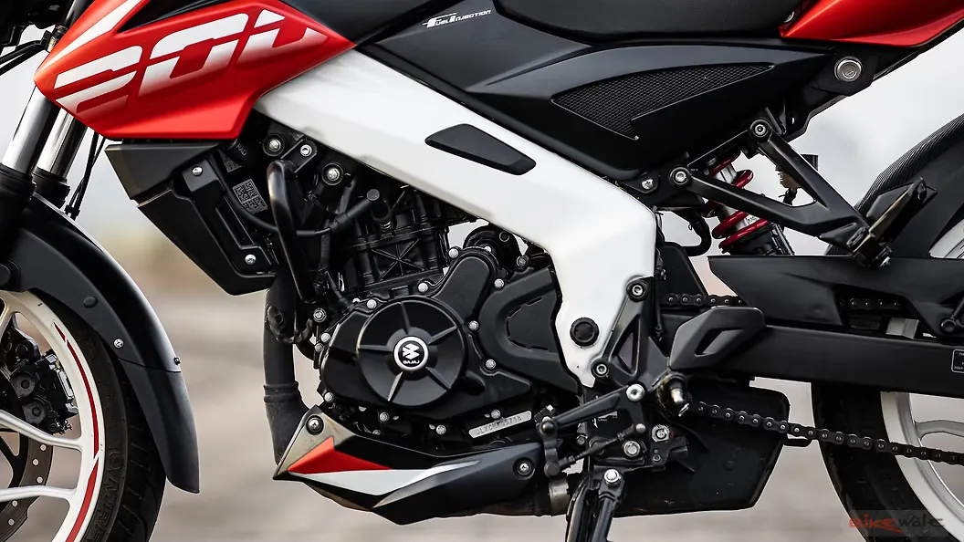 Bajaj Pulsar NS200 Fuel Tank Image – BikeWale