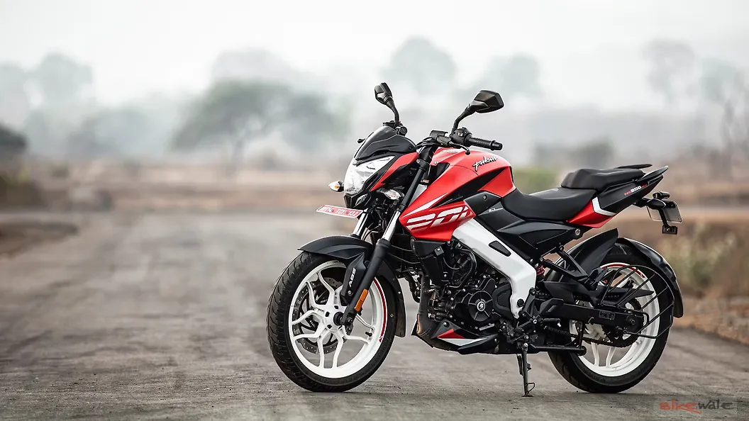 Bajaj Pulsar NS200 Left Side View Image – BikeWale