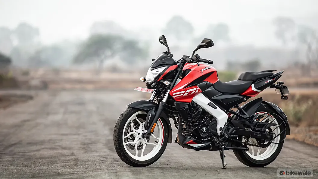 Bajaj Pulsar NS200 Left Front Three Quarter Image – BikeWale