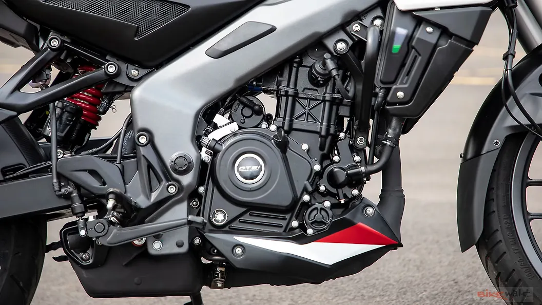 Bajaj Pulsar NS200 Engine Start Switch Image – BikeWale