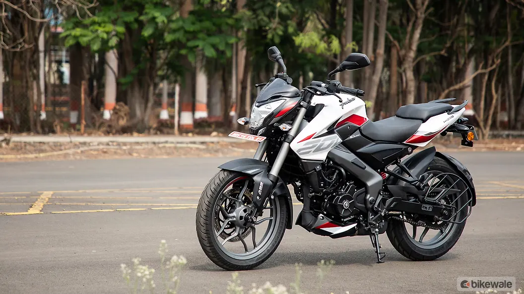 Bajaj Pulsar NS200 Left Front Three Quarter Image – BikeWale