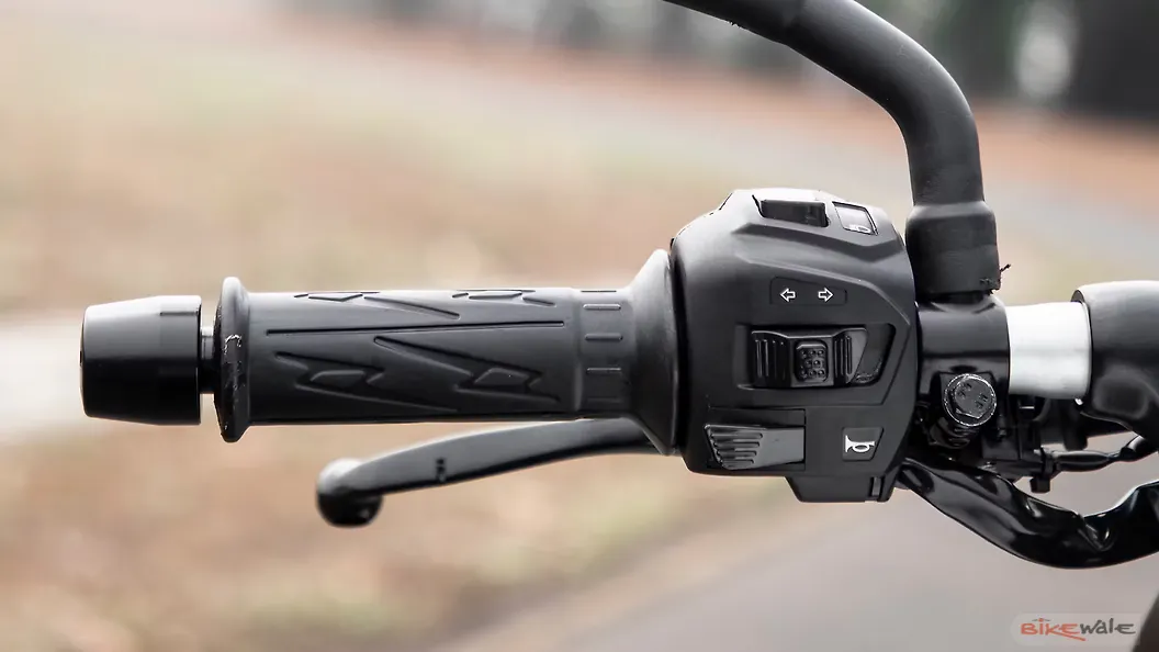 Bajaj Pulsar NS200 Ignition Switch Image – BikeWale