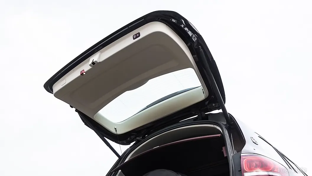 Maybach GLS Open Boot/Trunk Image, Maybach GLS Photos in India - CarWale