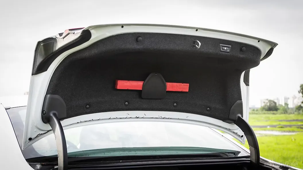 5 Series Open Boot/Trunk Image, 5 Series Photos in India - CarWale