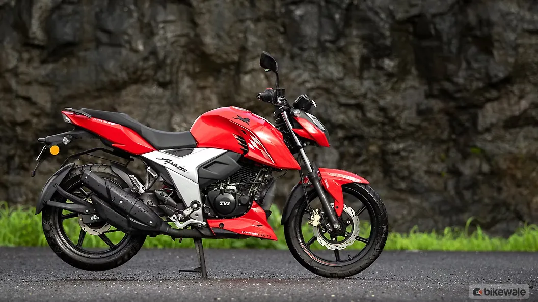 TVS Apache RTR 160 4V Right Front Three Quarter Image – BikeWale