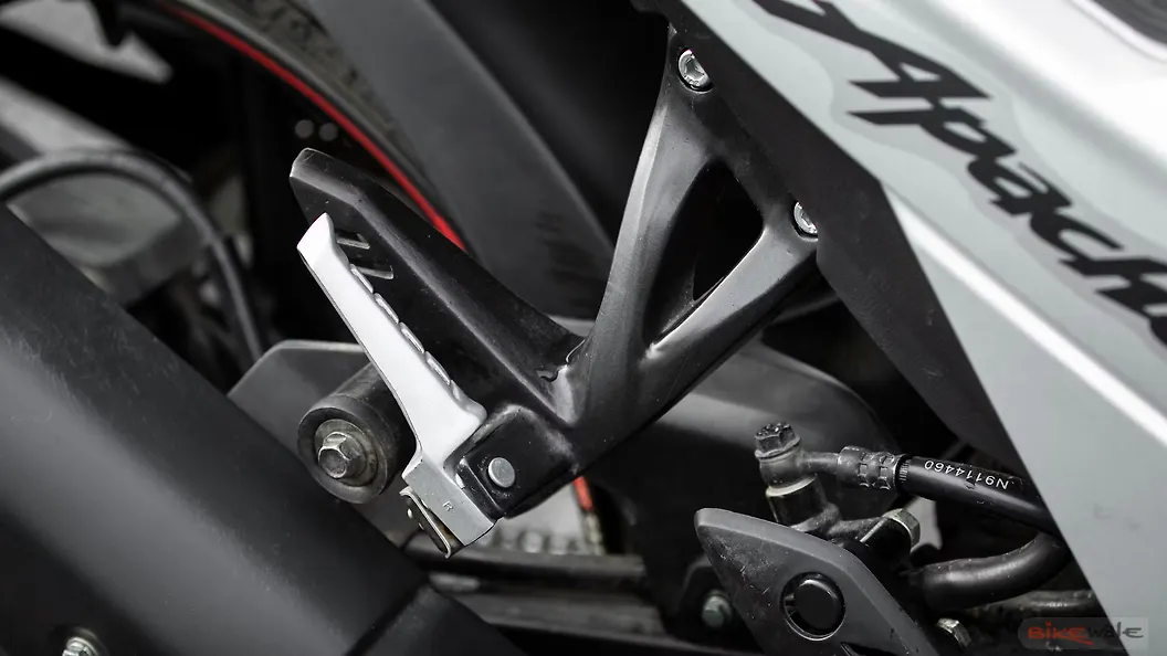 TVS Apache RTR 160 4V Pillion Footrest Image BikeWale