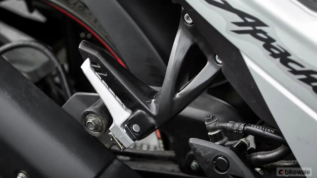 TVS Apache RTR 160 4V Rider Footpeg Image – BikeWale