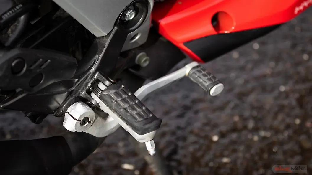 TVS Apache RTR 160 4V Rear Brake Lever Assembly Image – BikeWale