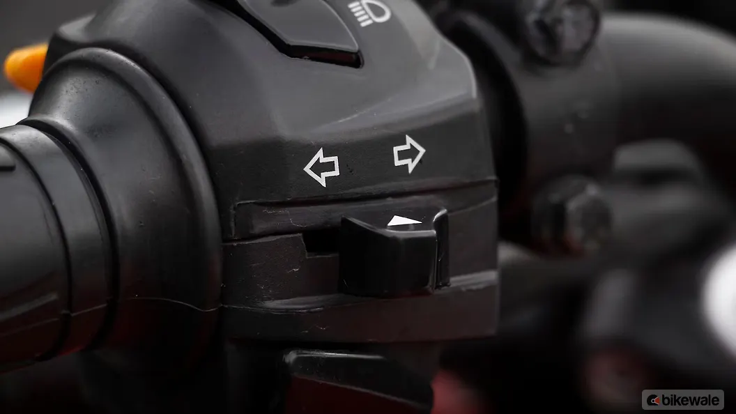 TVS Apache RTR 160 4V Multifunction Switchgear Right Image – BikeWale