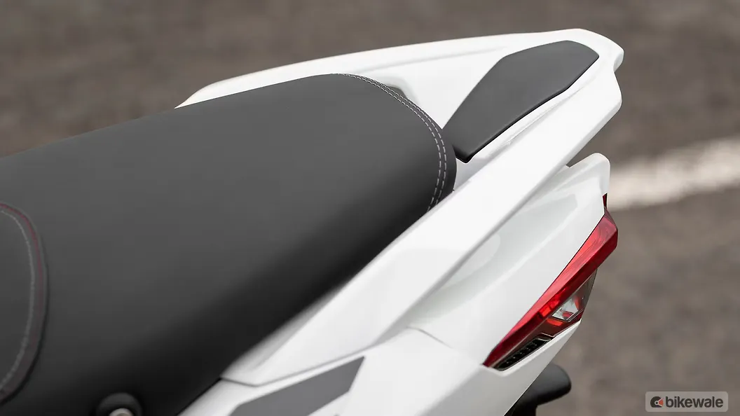Aprilia SXR 125 Bike Seat Image – BikeWale